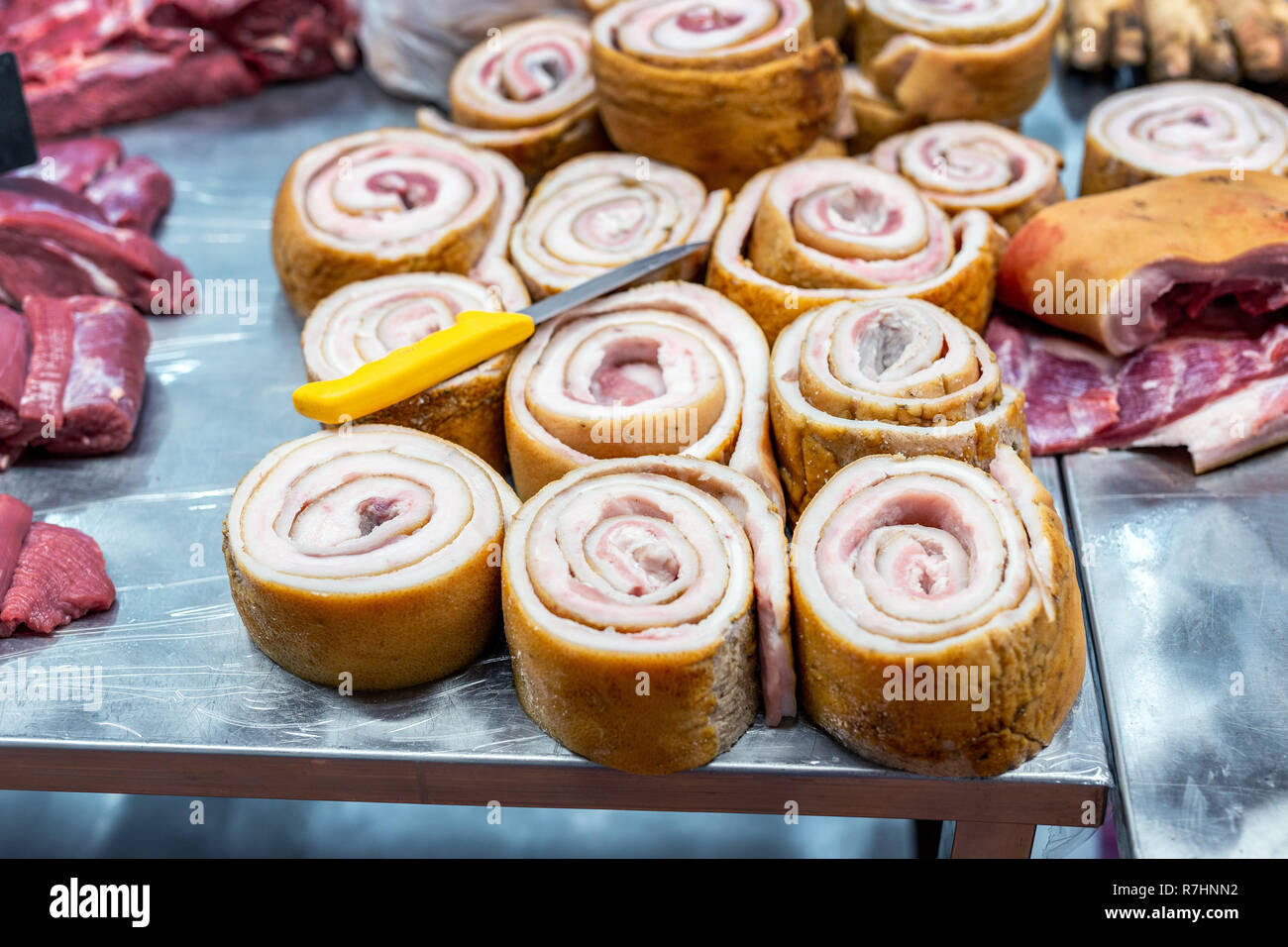 Rolls of flesh hi-res stock photography and images - Alamy