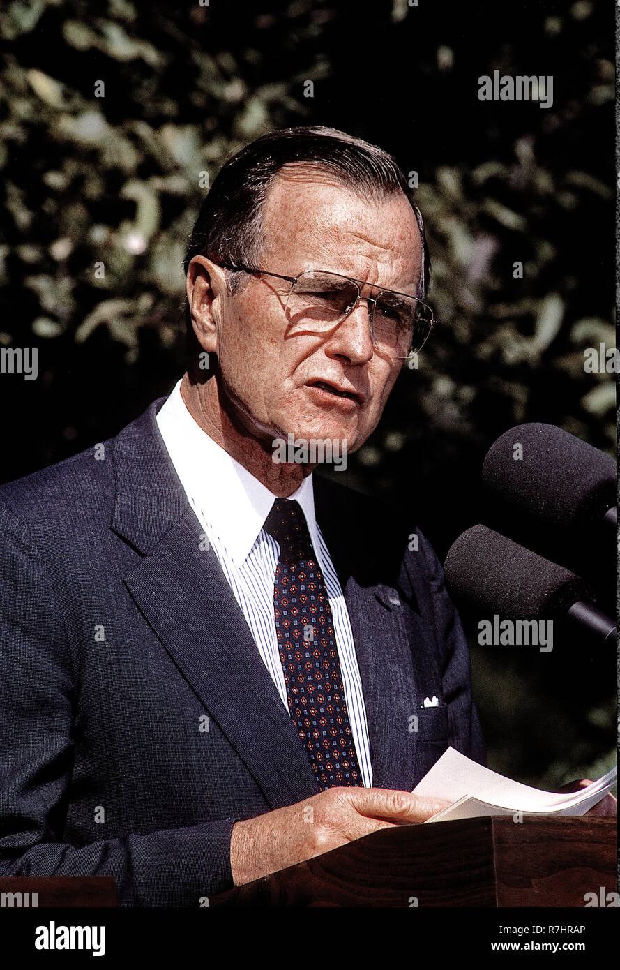 1990 usa director hi-res stock photography and images - Alamy