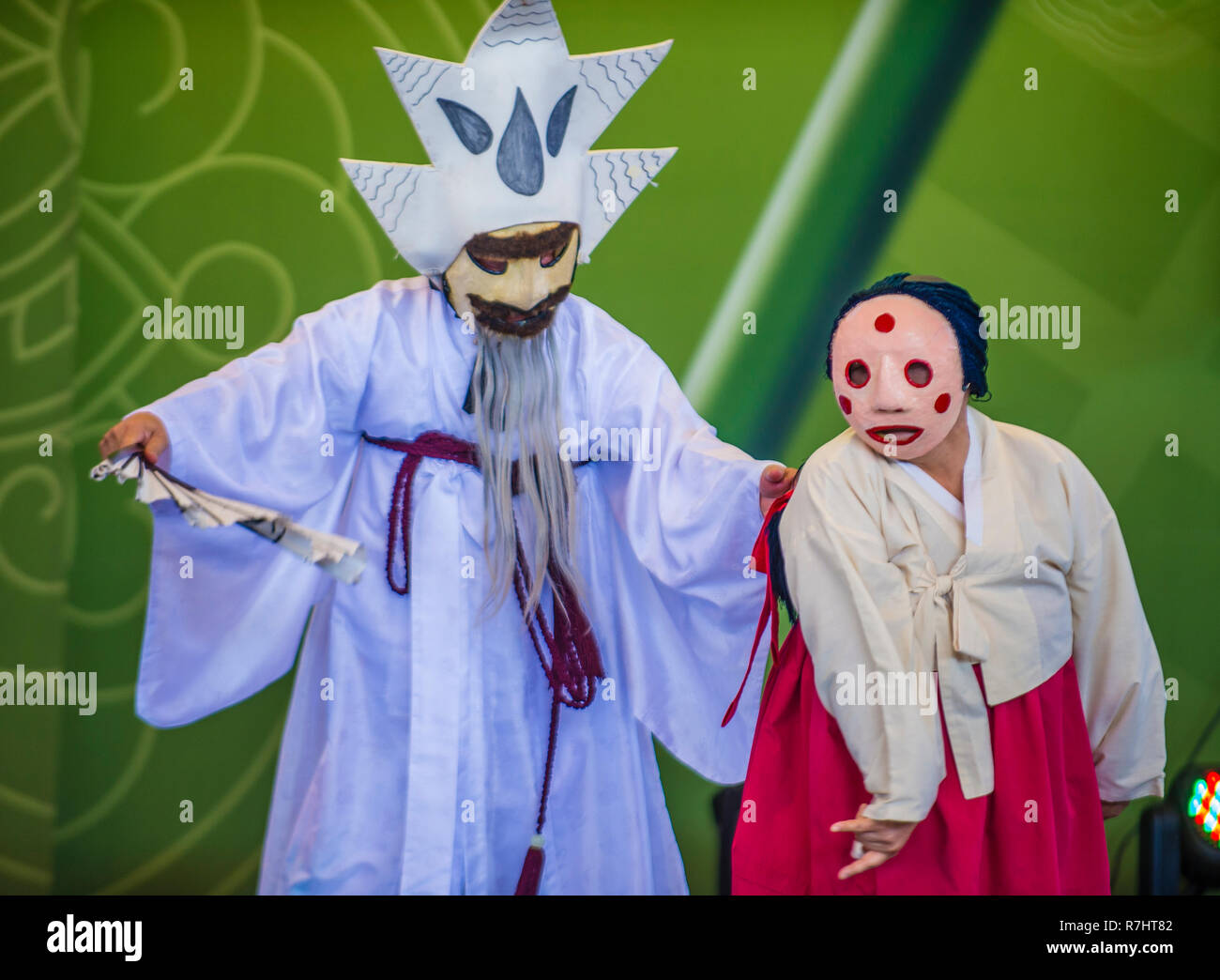 Actors performing the traditinal Korean Maskdance at Andong South Korea ...
