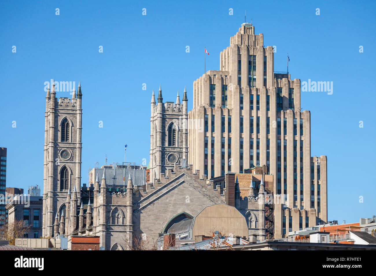 Notre dame front facade view hi-res stock photography and images - Alamy