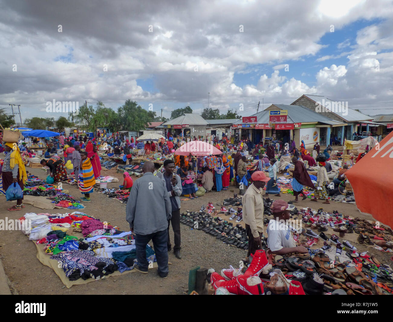Vendor selling fruit africa hi-res stock photography and images - Alamy