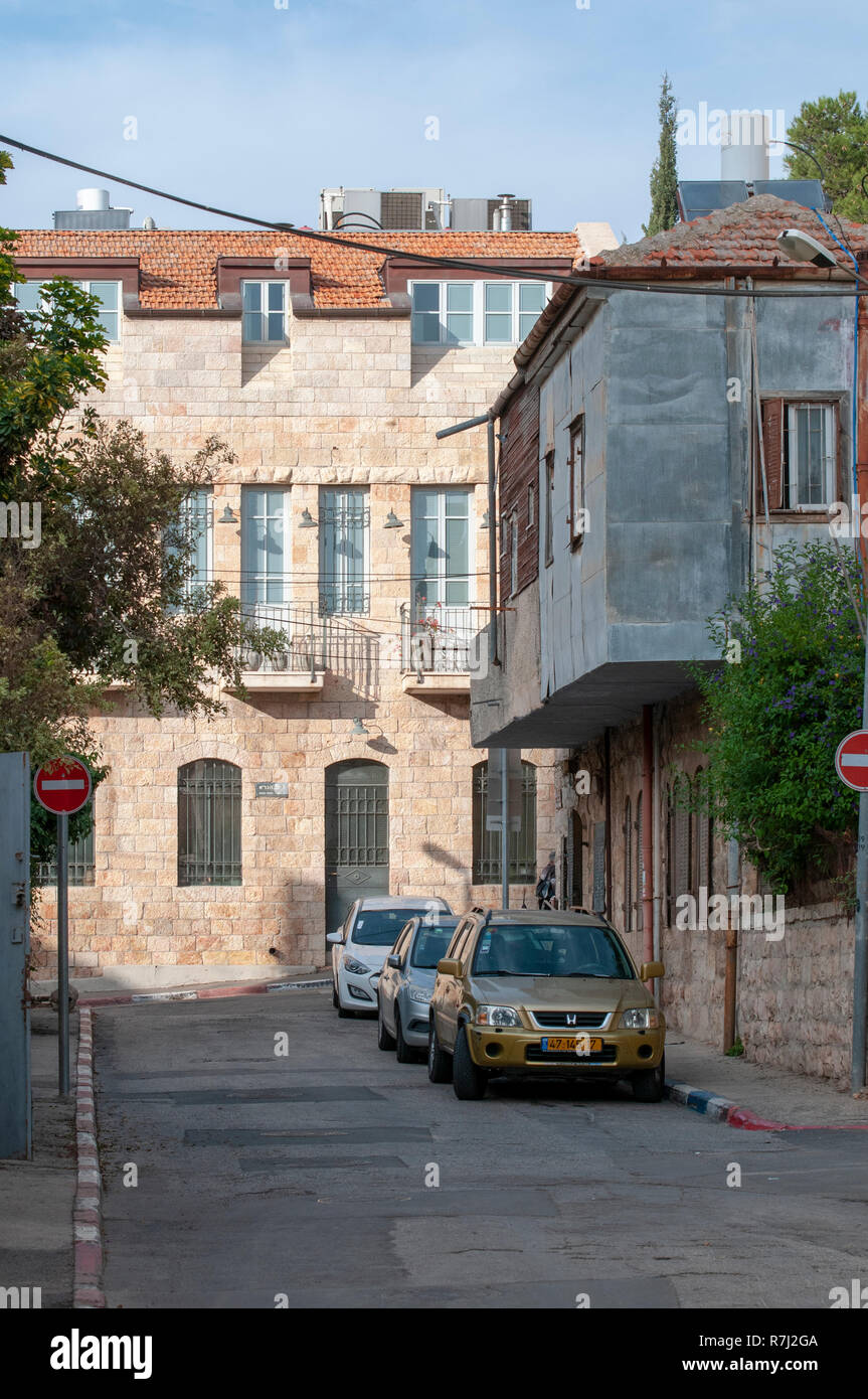 Ultra orthodox jewish family israel hi-res stock photography and images ...