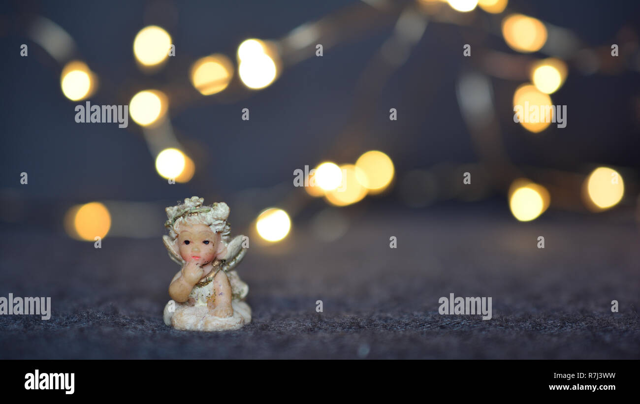 Little cherub hi-res stock photography and images - Alamy