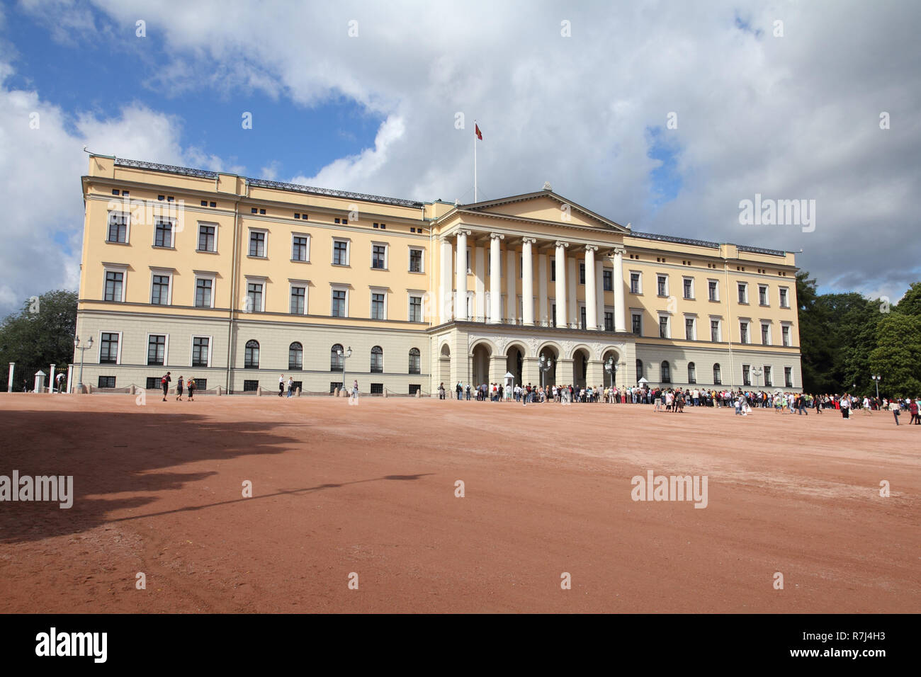 Oslo, capital city of Norway - Slottet, the Royal Palace Stock Photo ...