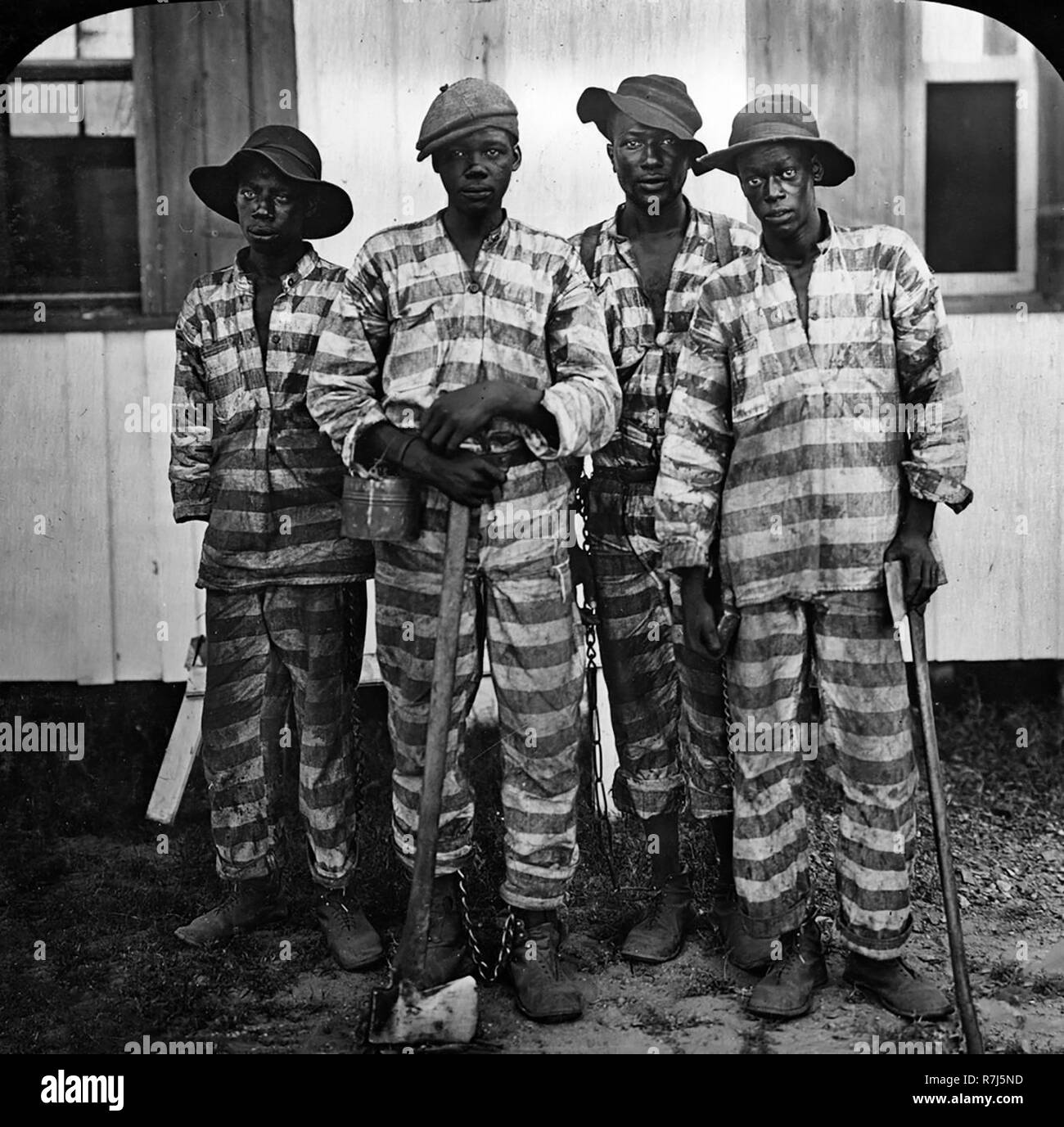 Chain gang hi-res stock photography and images - Alamy