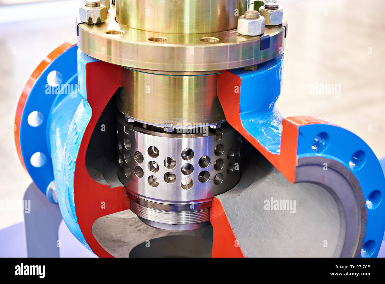 Oil pipeline valve hi-res stock photography and images - Alamy