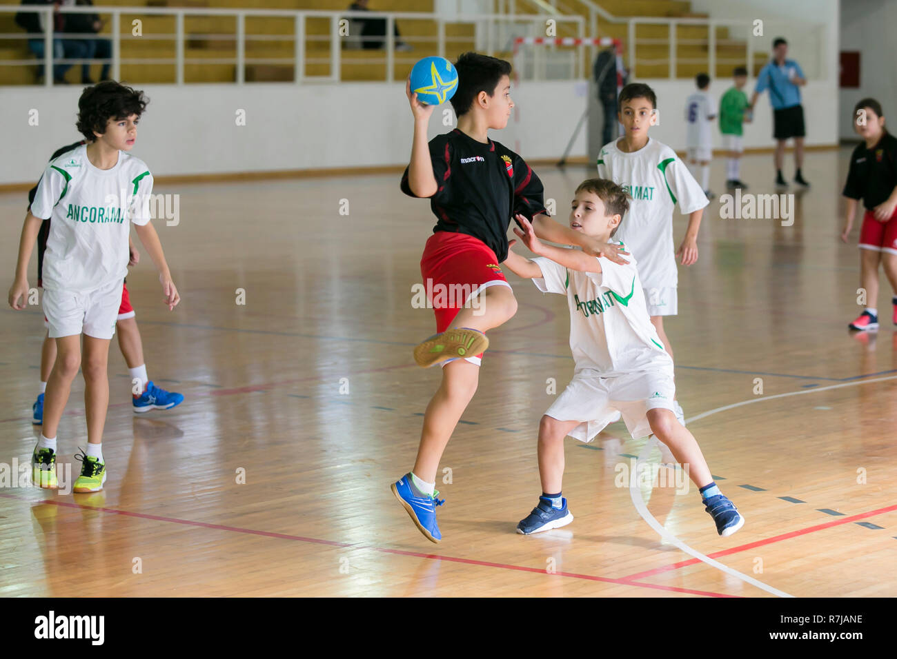 Female handball hi-res stock photography and images - Alamy
