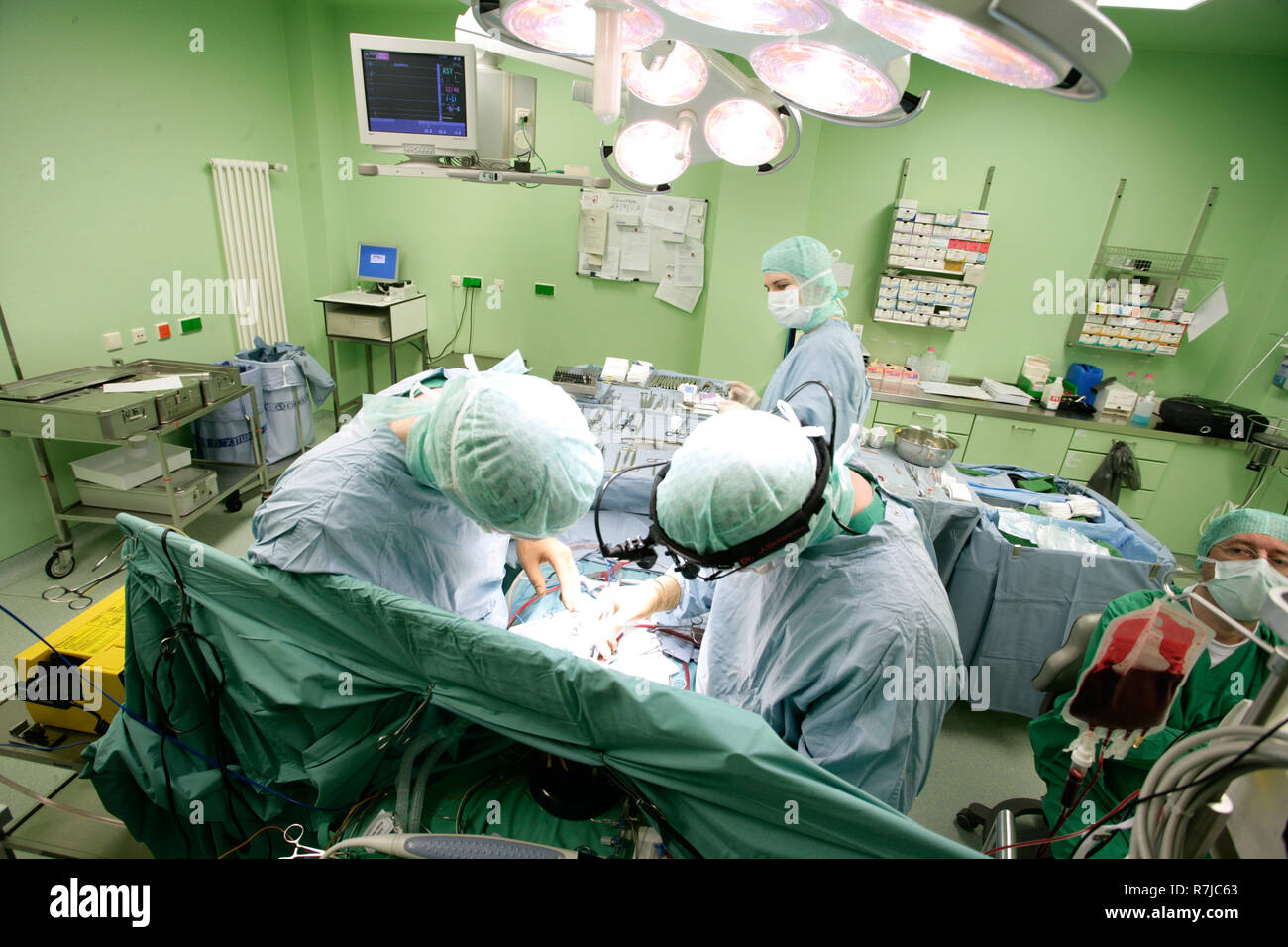 Herzoperation hi-res stock photography and images - Alamy