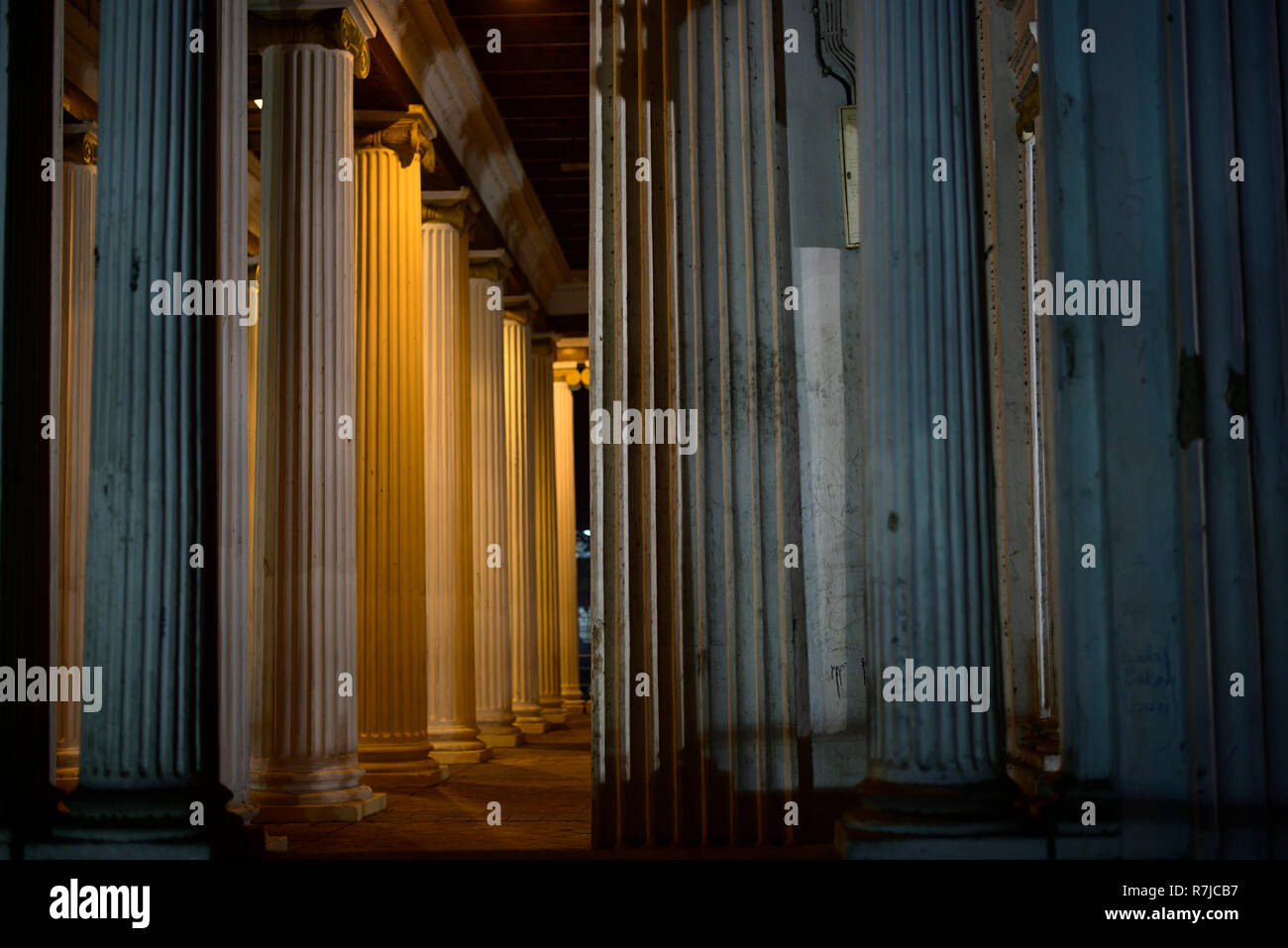 Column Colonnade Greece Roman Architecture at Kolkata Stock Photo - Alamy
