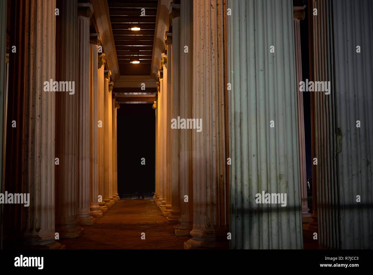 Column Colonnade Greece Roman Architecture at Kolkata Stock Photo - Alamy