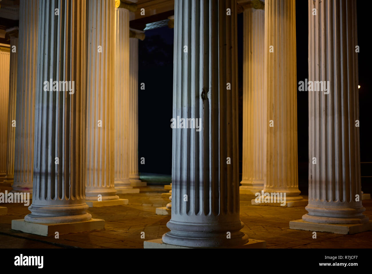 Column Colonnade Greece Roman Architecture at Kolkata Stock Photo - Alamy
