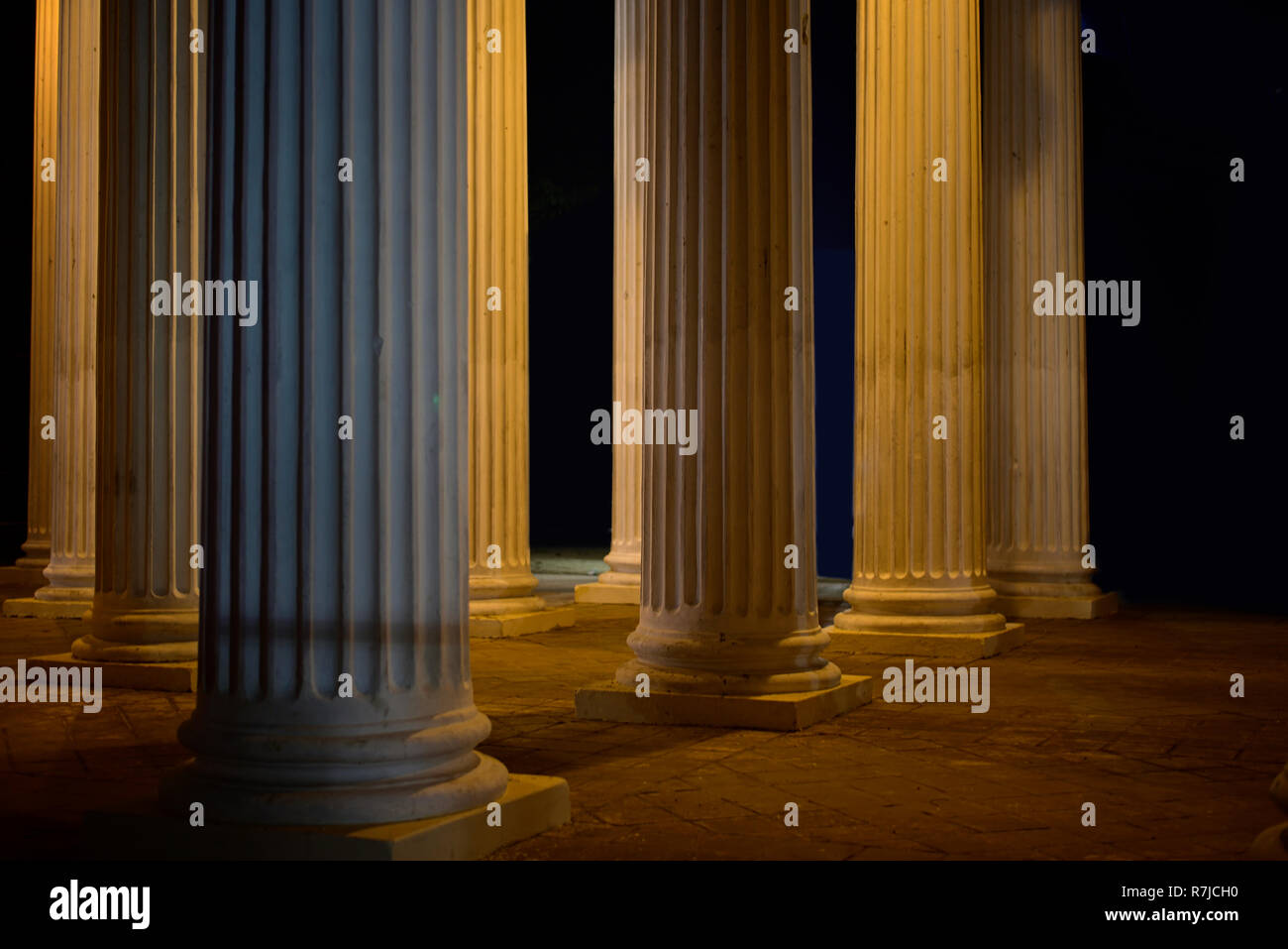 Column Colonnade Greece Roman Architecture at Kolkata Stock Photo - Alamy