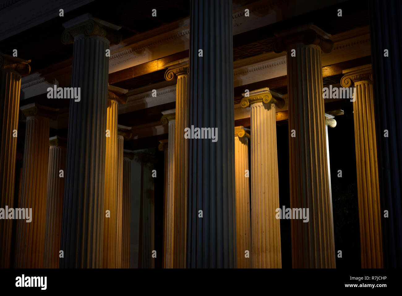Column Colonnade Greece Roman Architecture at Kolkata Stock Photo - Alamy