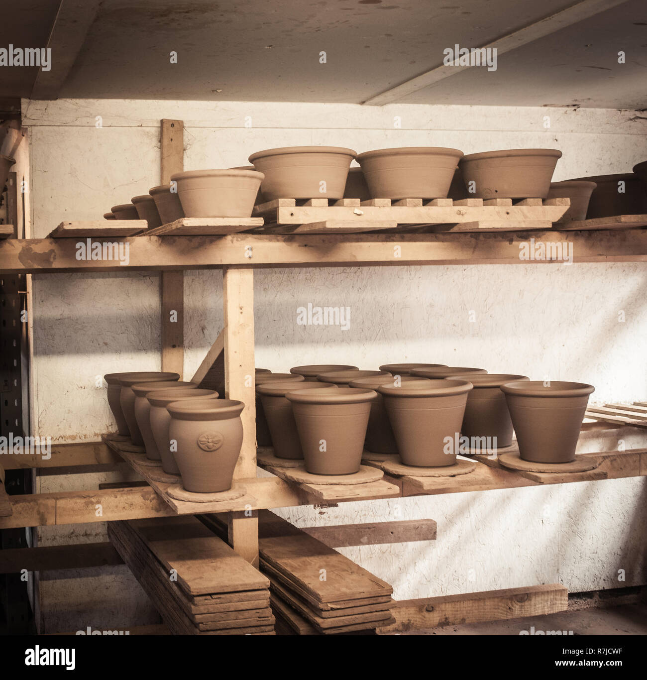 Product shelving hi-res stock photography and images - Alamy