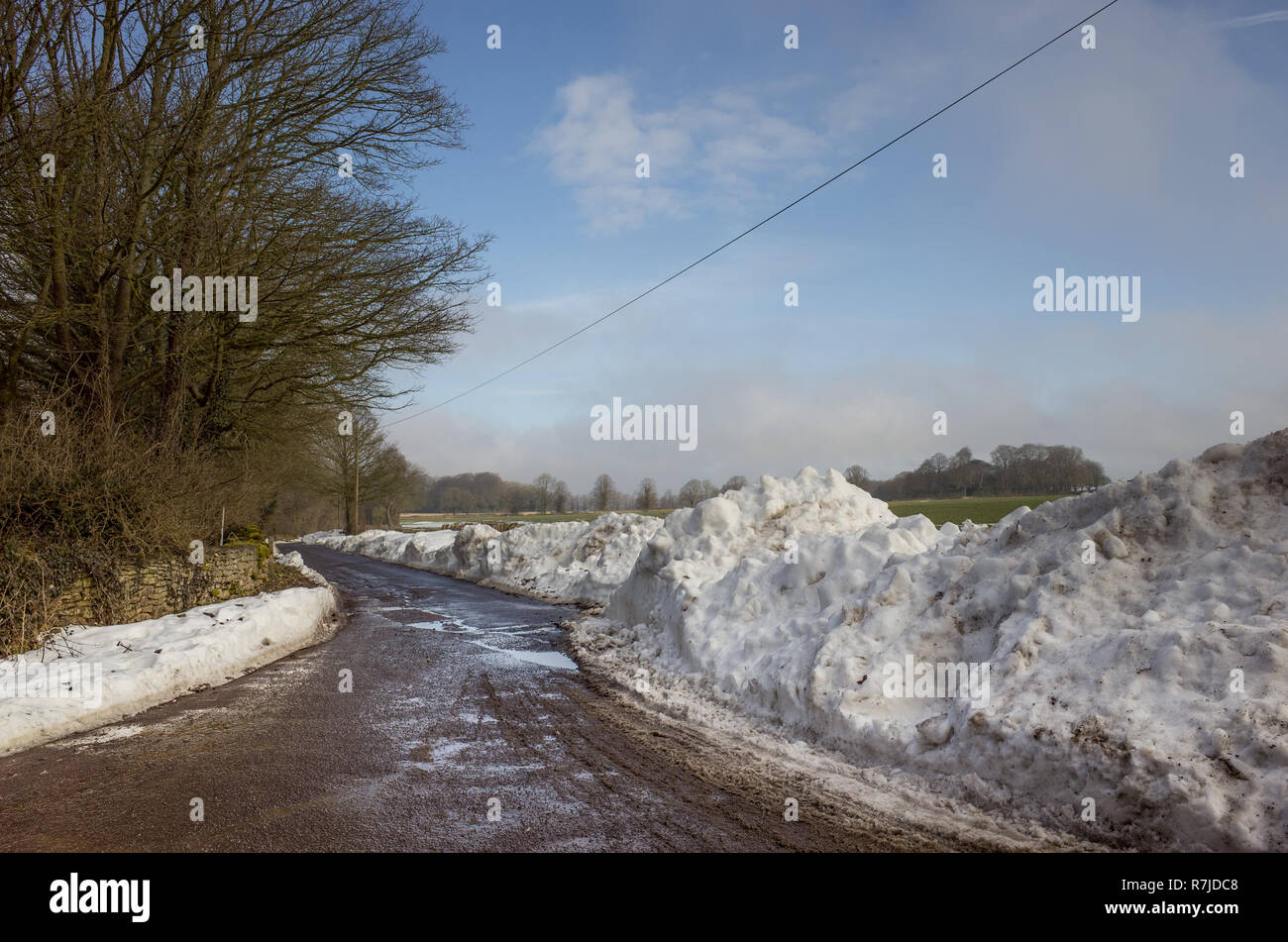 Grit pathway hi-res stock photography and images - Alamy