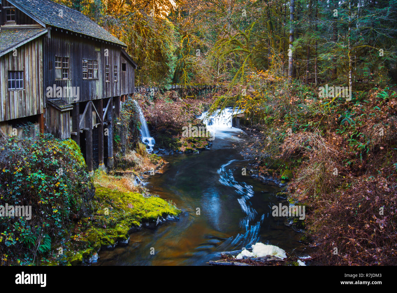 Historical rustic cabin hi-res stock photography and images - Alamy