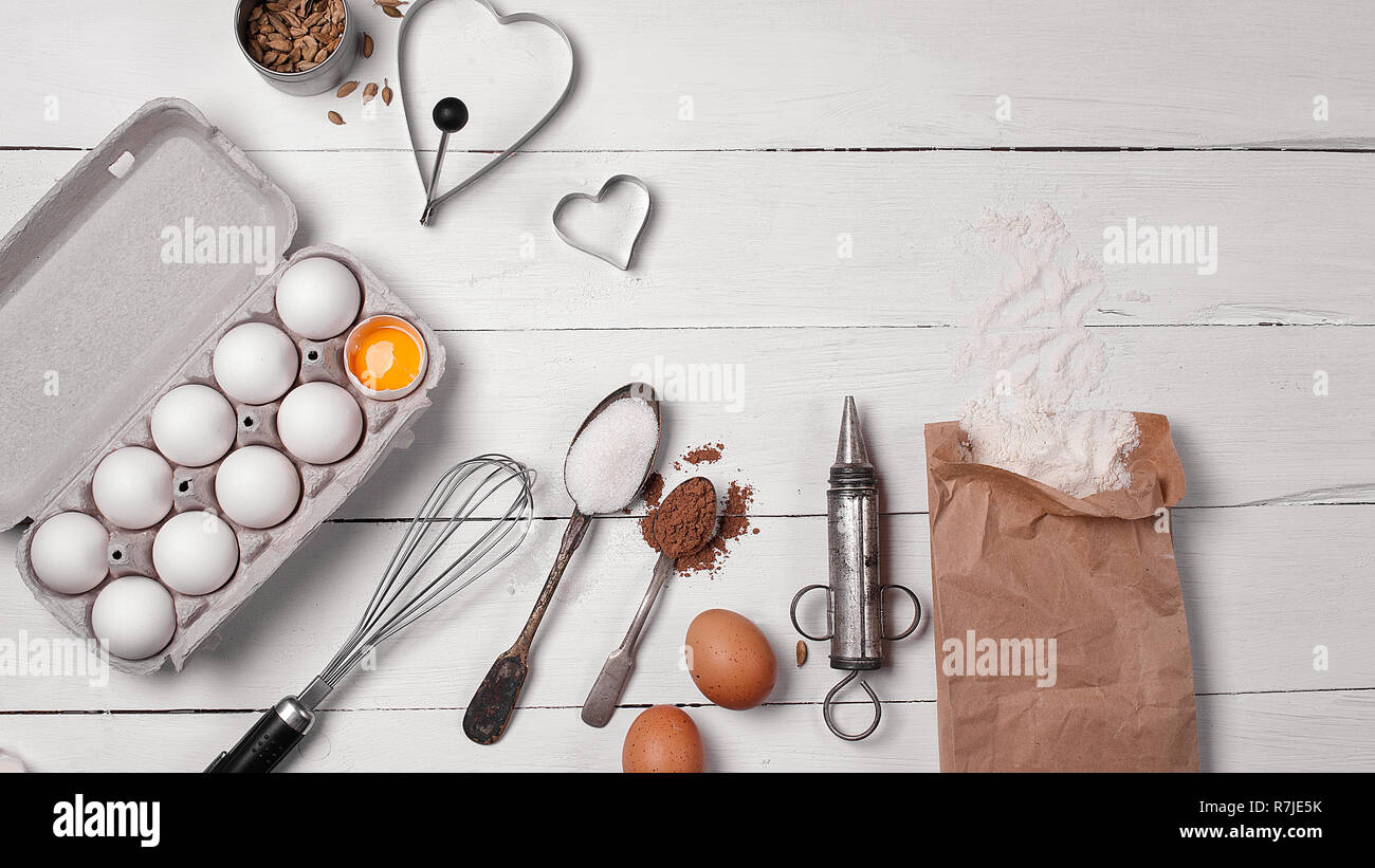 Backing background with ingredients for baking and kitchen tools Stock ...