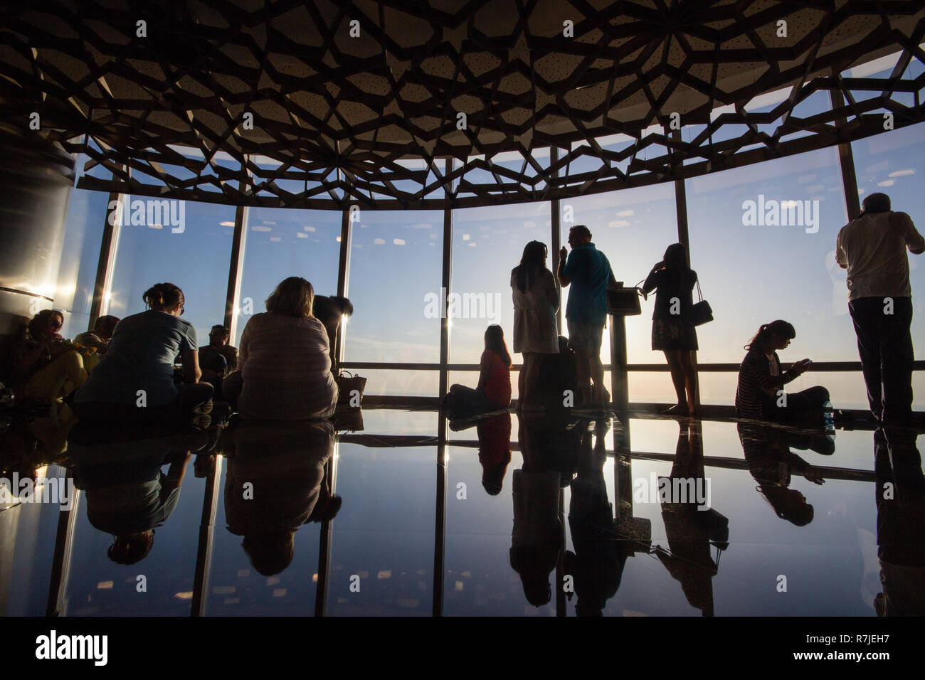 Burj khalifa tower viewpoint dubai hi-res stock photography and images ...
