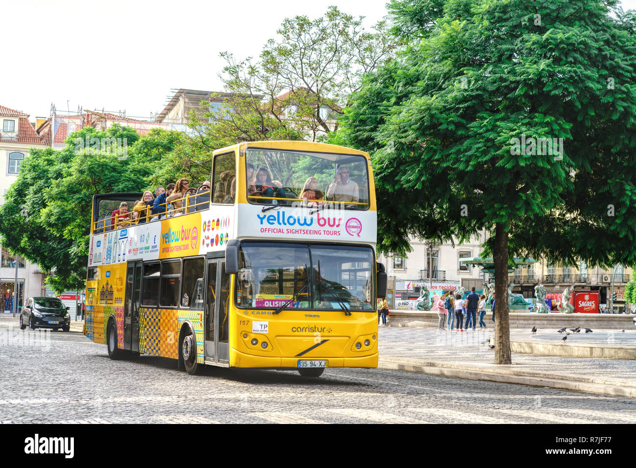 Bus In Lisbon Portugal High Resolution Stock Photography and Images - Alamy