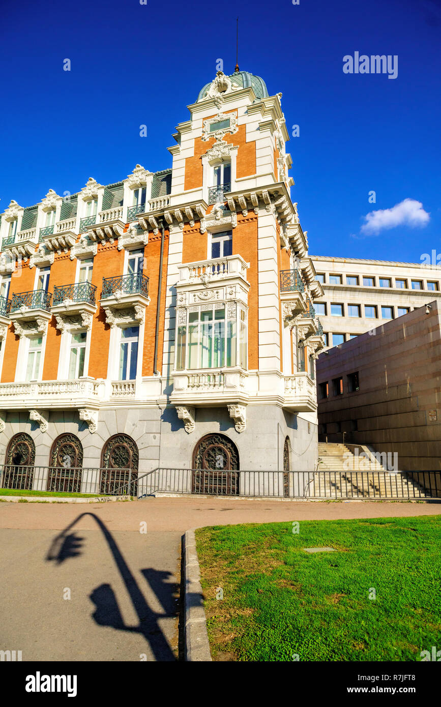 Building architecture exterior hi-res stock photography and images - Alamy