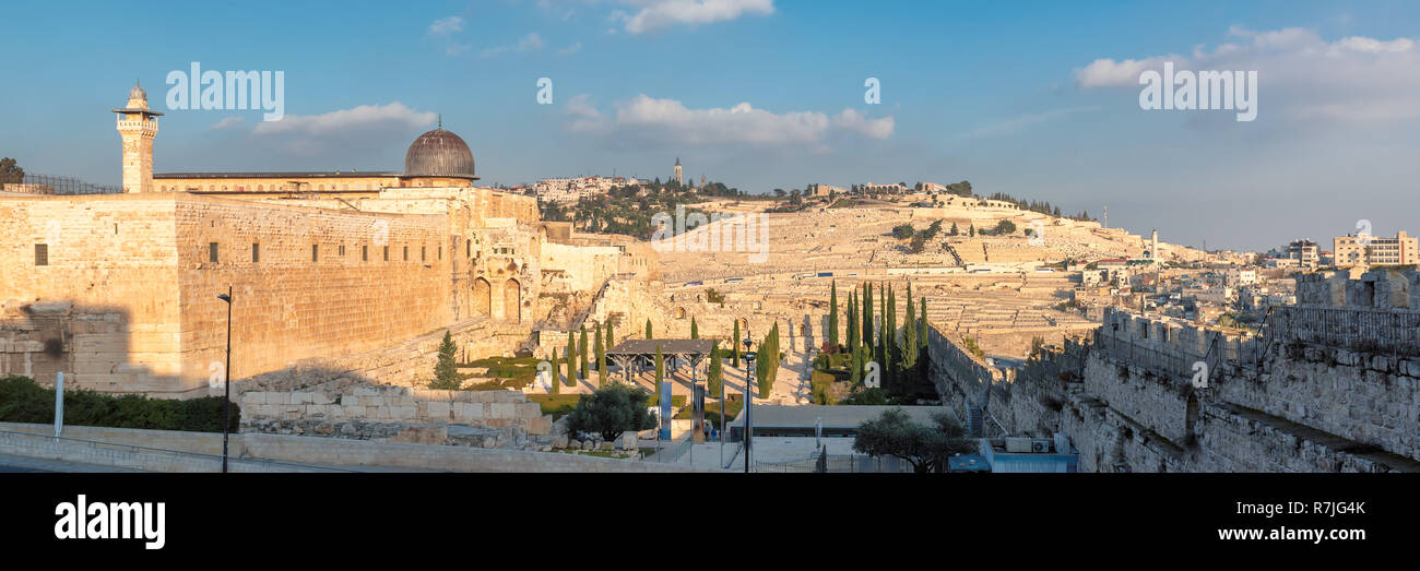 Panoramic view of Temple Mount with Al-Aqsa Mosque in Jerusalem Old ...