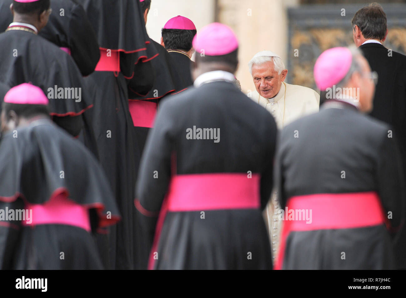 Italian catholic priest in rome hi-res stock photography and images - Alamy