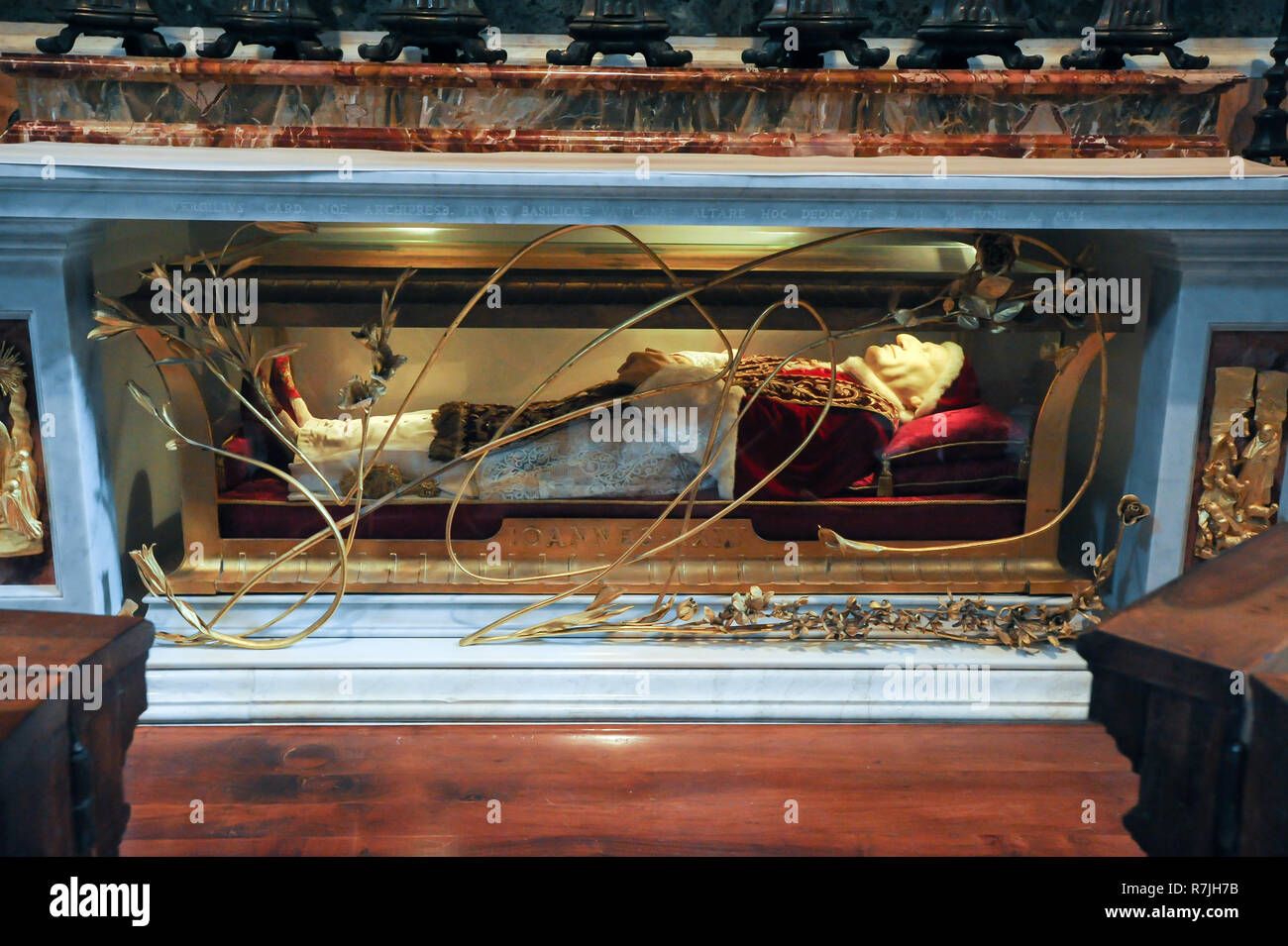 Tomb of St John XXIII in altar of Saint Jerome in Italian Renaissance ...