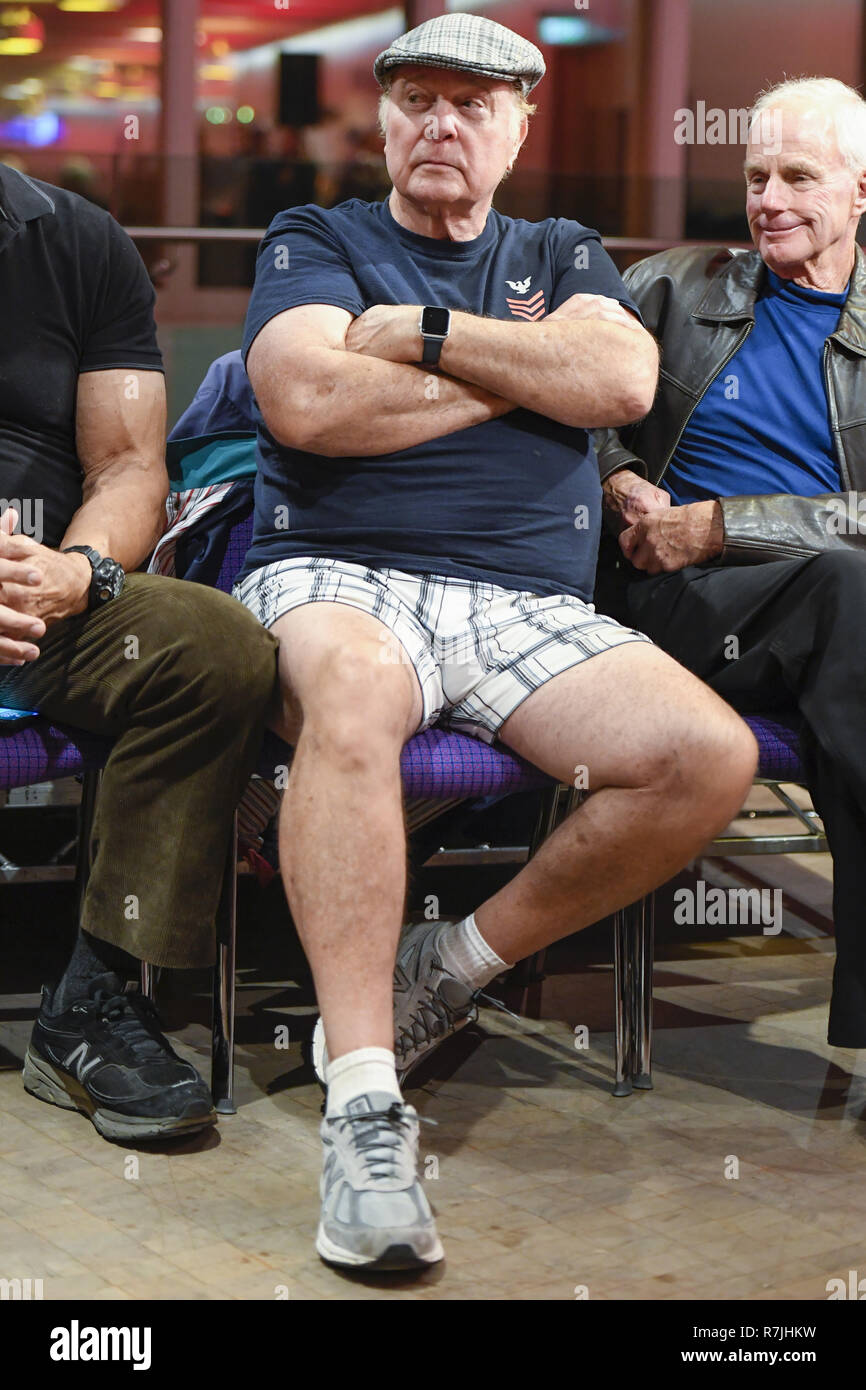 Gil gerard hi-res stock photography and images - Alamy