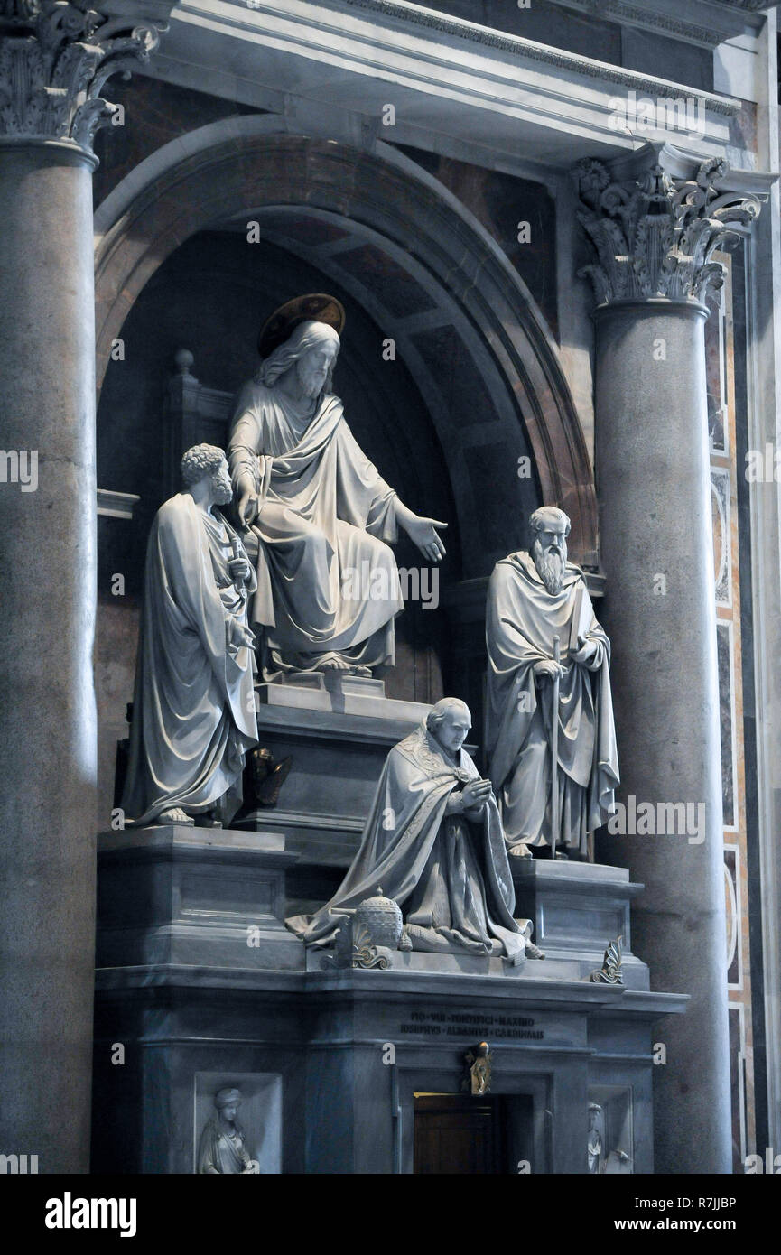 Monument of Pope Pius VIII in Italian Renaissance Papale Basilica ...