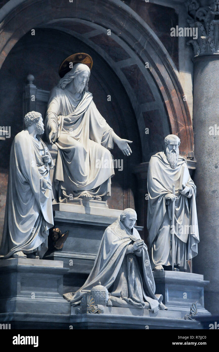 Monument of Pope Pius VIII in Italian Renaissance Papale Basilica ...