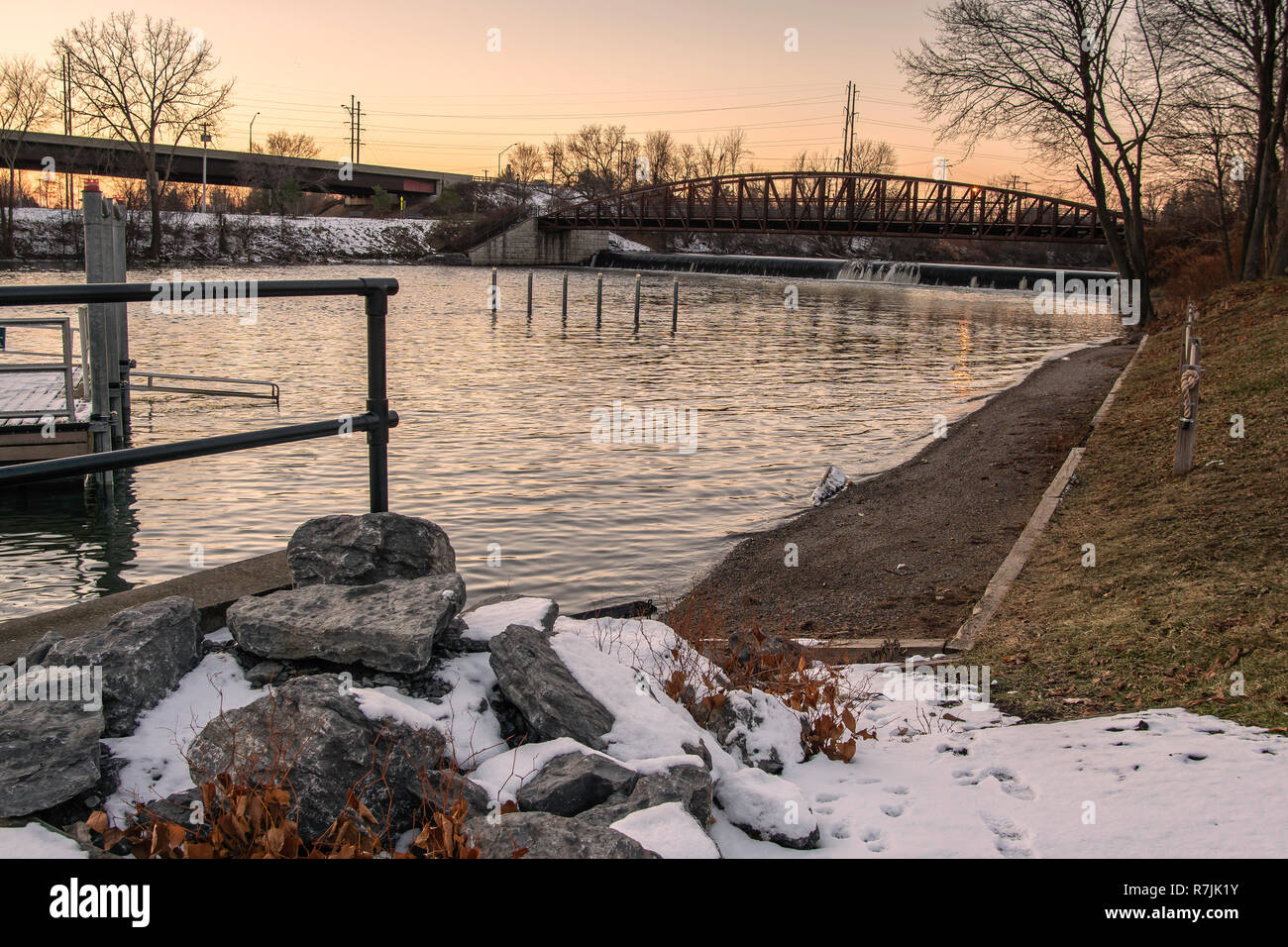 Water Dam on Mohawk River at Bellamy Harbor Park Stock Photo - Alamy