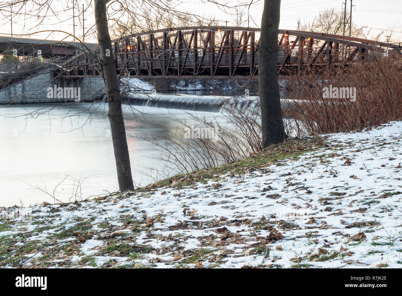 Water Dam on Mohawk River at Bellamy Harbor Park Stock Photo - Alamy