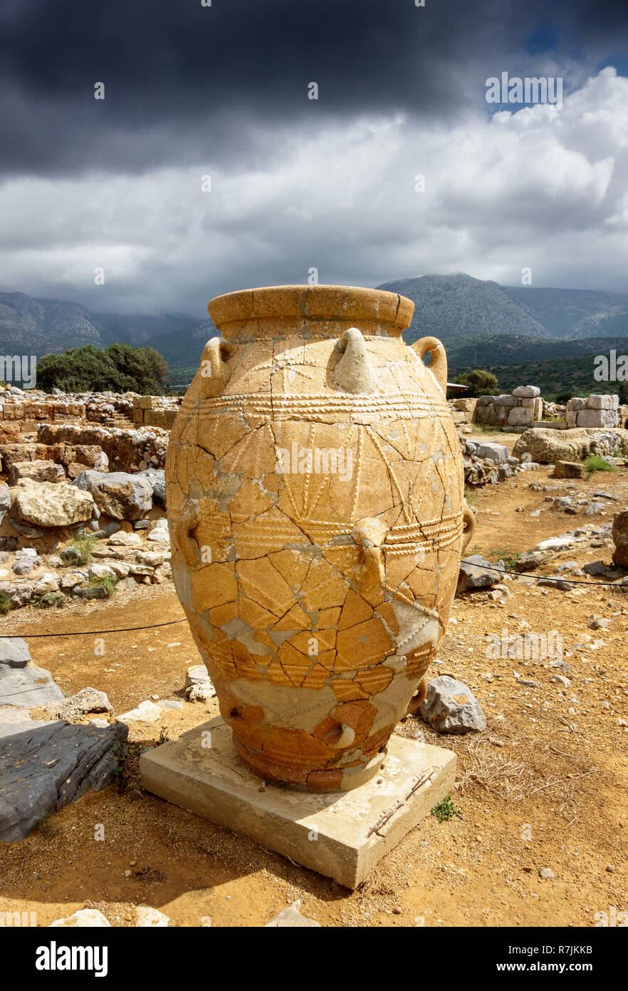 Cracked vase at ruined structure Stock Photo - Alamy