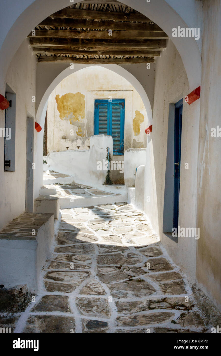 Window above bench hi-res stock photography and images - Alamy