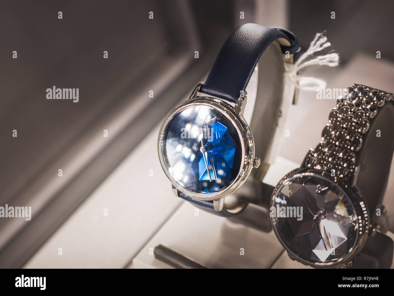 Expensive watches in a luxury store Stock Photo - Alamy