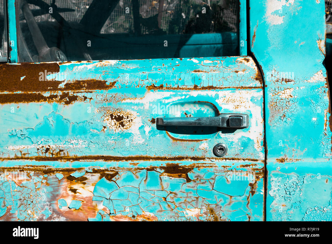 Rusty door of old abandoned car Stock Photo - Alamy