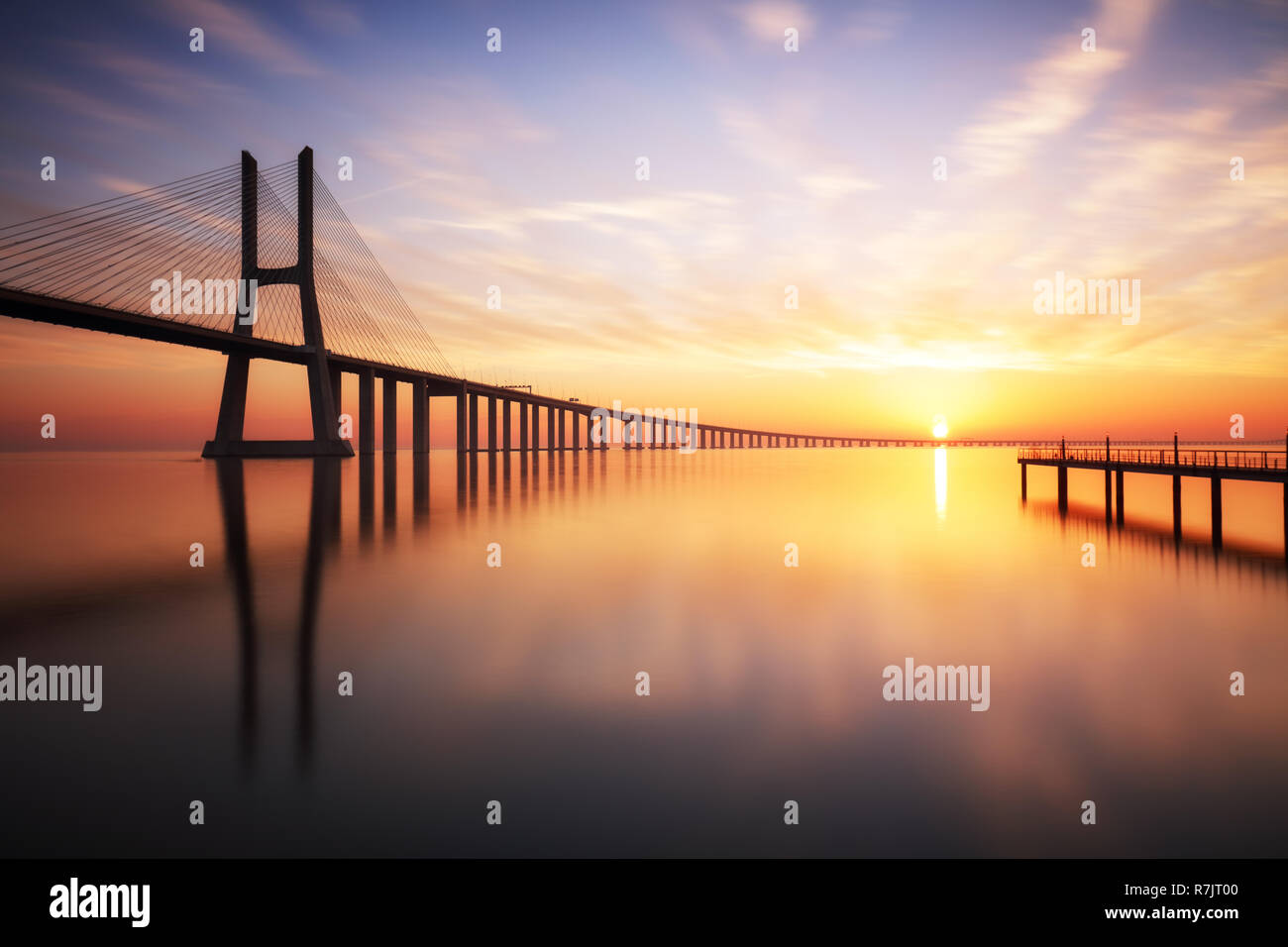 Vasco da gama bridge hi-res stock photography and images - Alamy