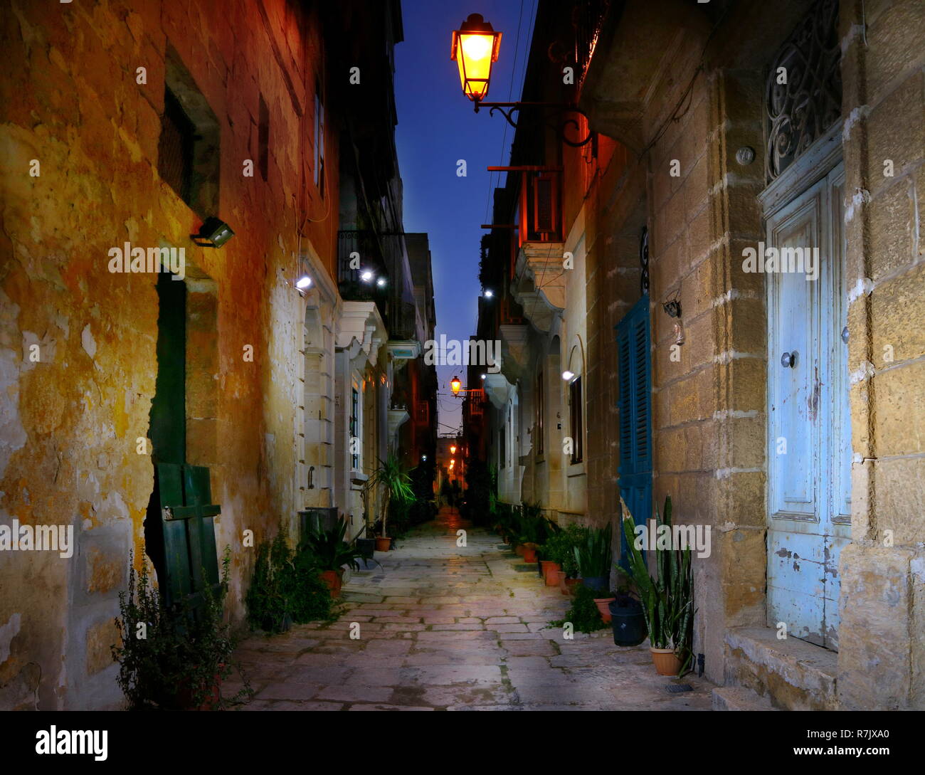 Old tehnique hi-res stock photography and images - Alamy