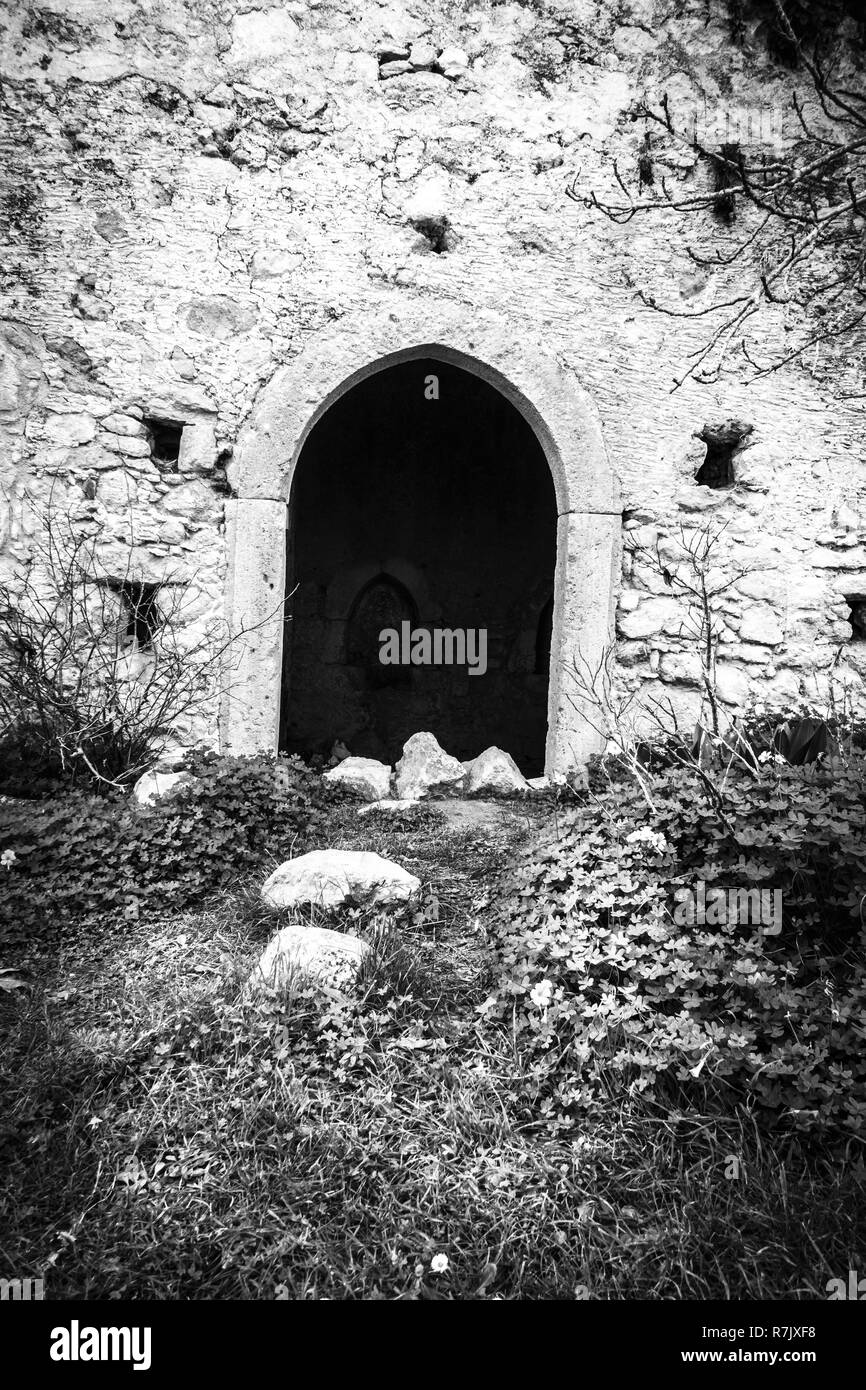 Arch of ancient building; Crete; Greece Stock Photo - Alamy