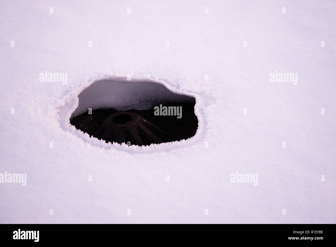snow, sewage, hole Stock Photo - Alamy