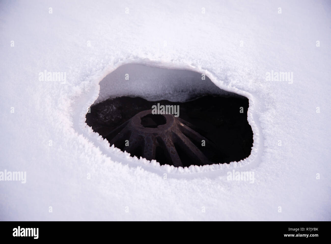 snow, sewage, hole Stock Photo - Alamy