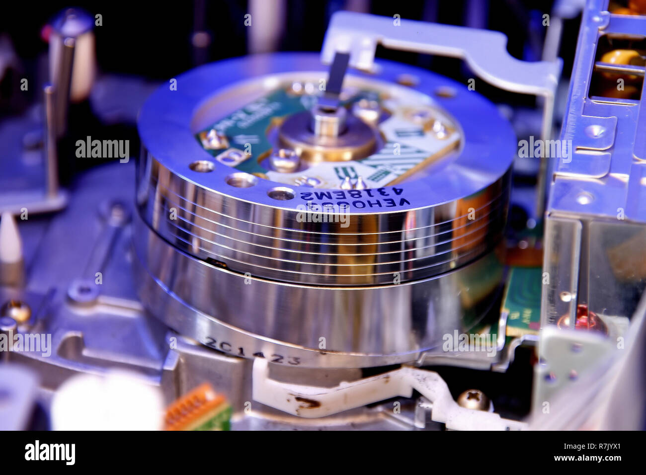 Inside vhs video cassette player hi-res stock photography and images ...