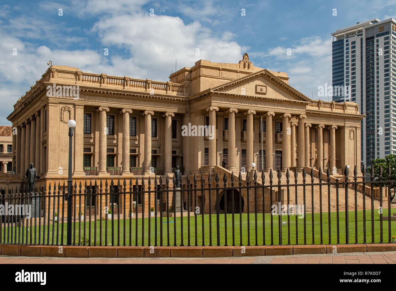 Sri lankan parliament hi-res stock photography and images - Alamy