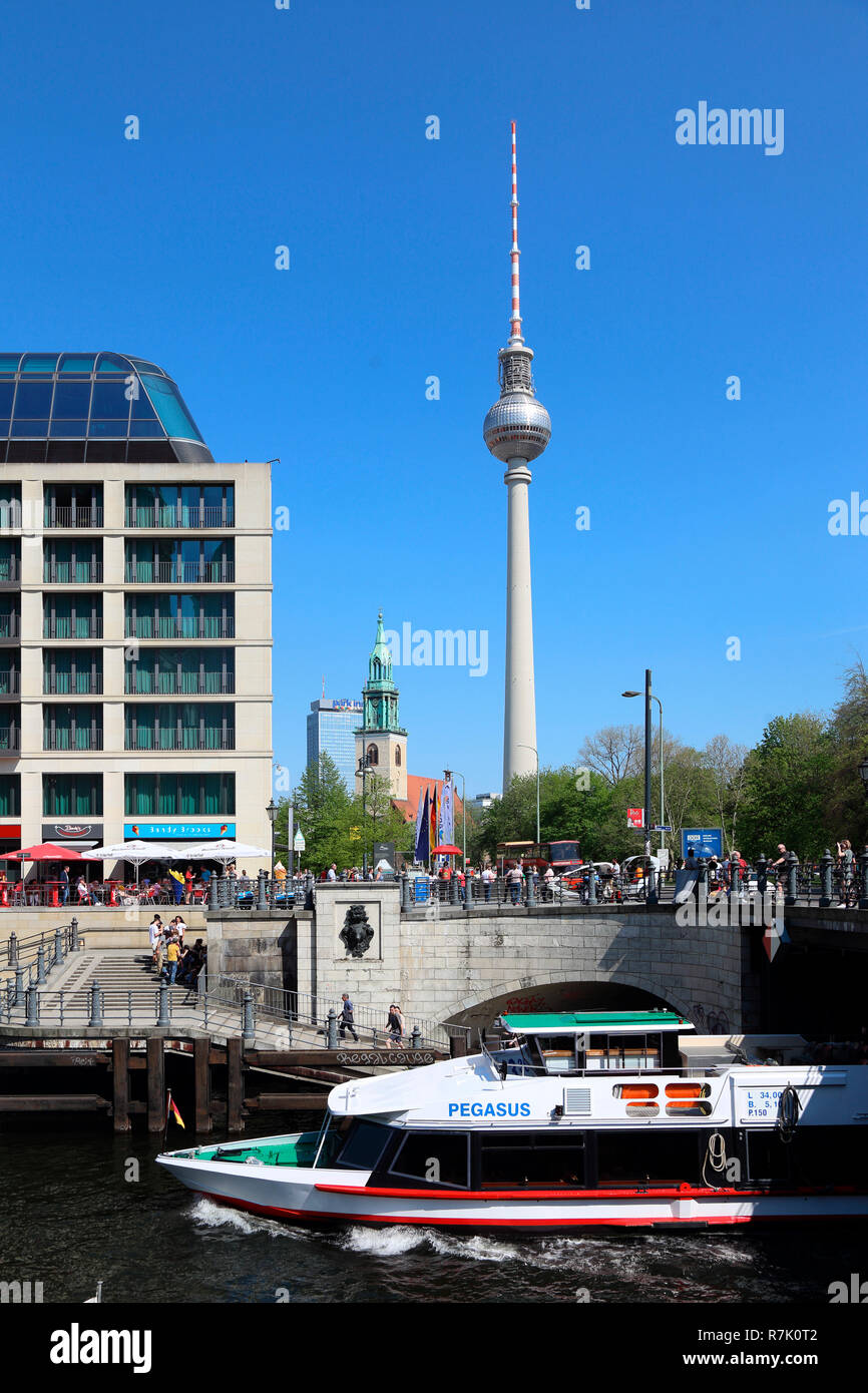 Dom aquaree berlin hi-res stock photography and images - Alamy