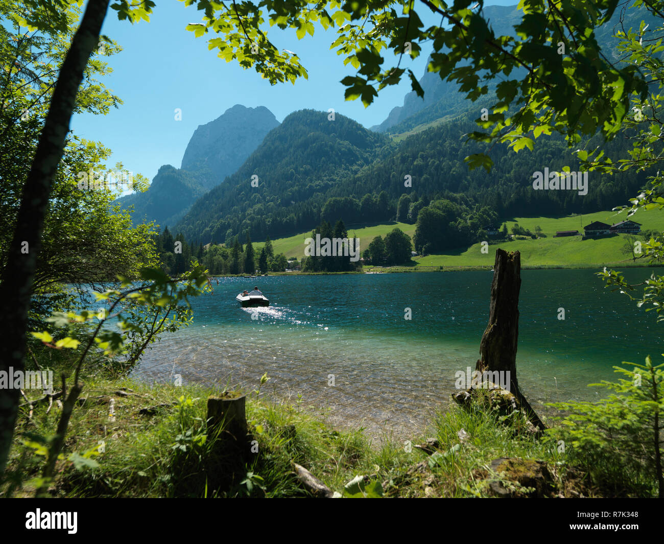 Hintersee, im Hintergrund der Berg Mühlsturzhorn, Ramsau ...