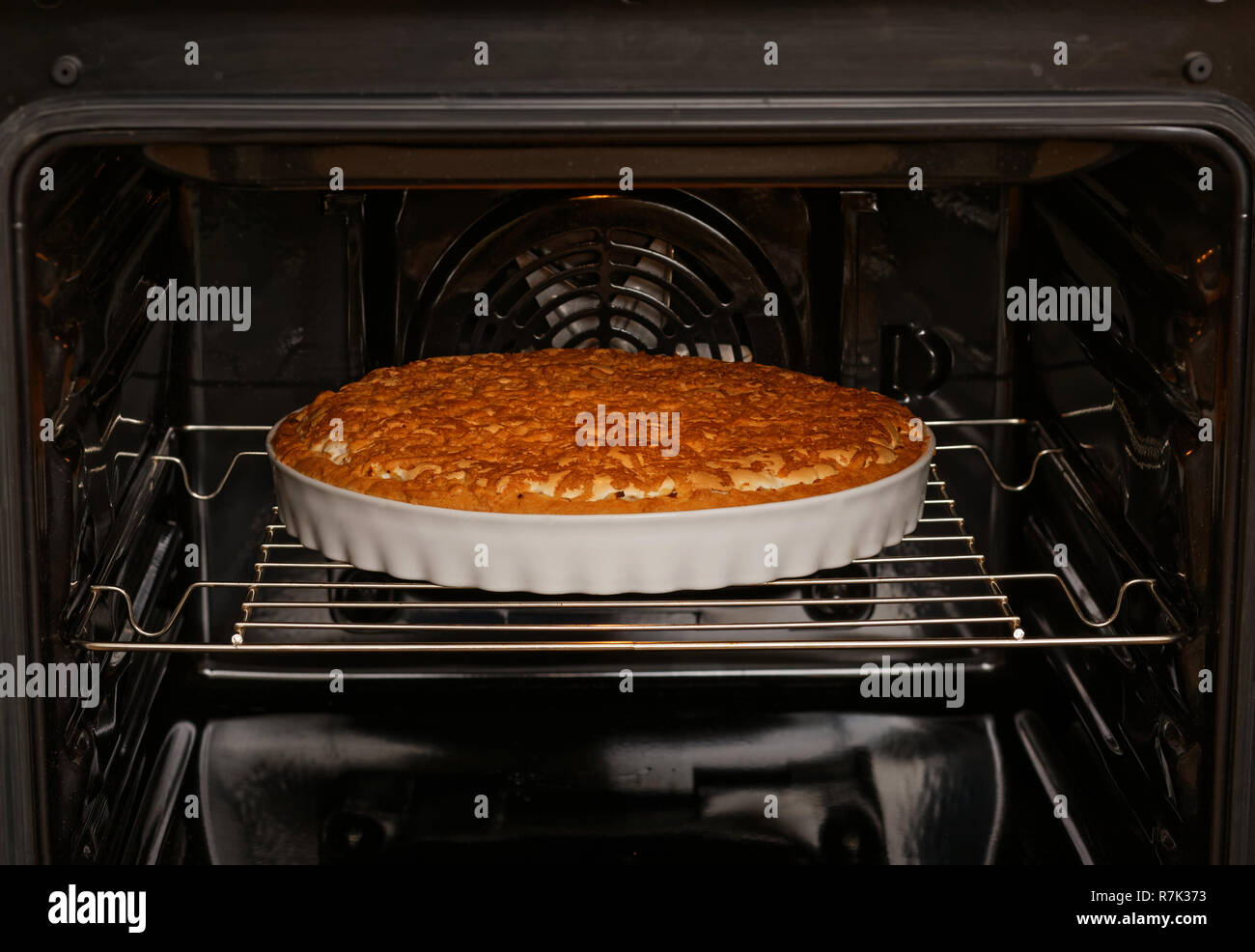 Oven stove hi-res stock photography and images - Alamy