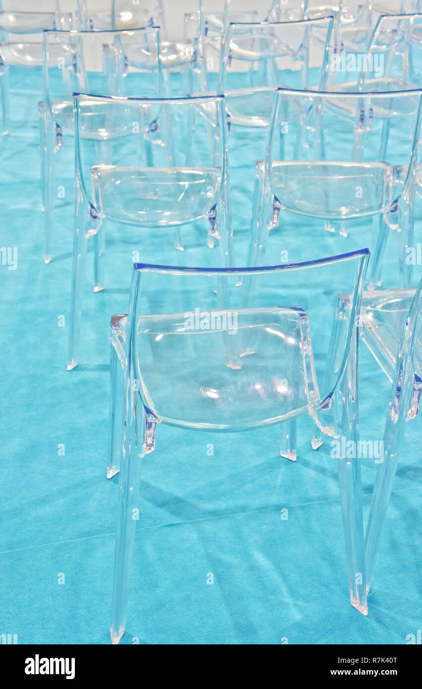 Plastic wedding chairs hi-res stock photography and images - Alamy