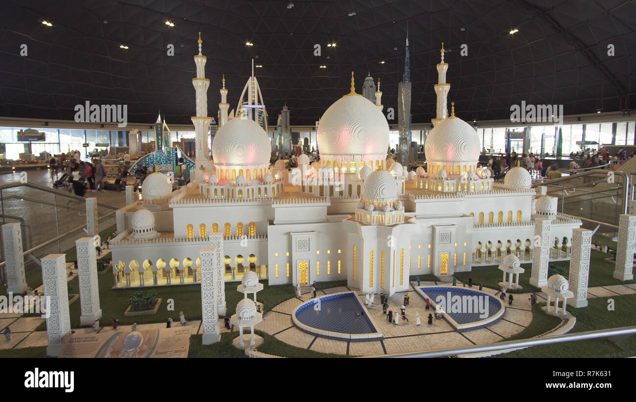 Exhibition of mock-ups Sheikh Zayed Grand Mosque made of Lego pieces in ...
