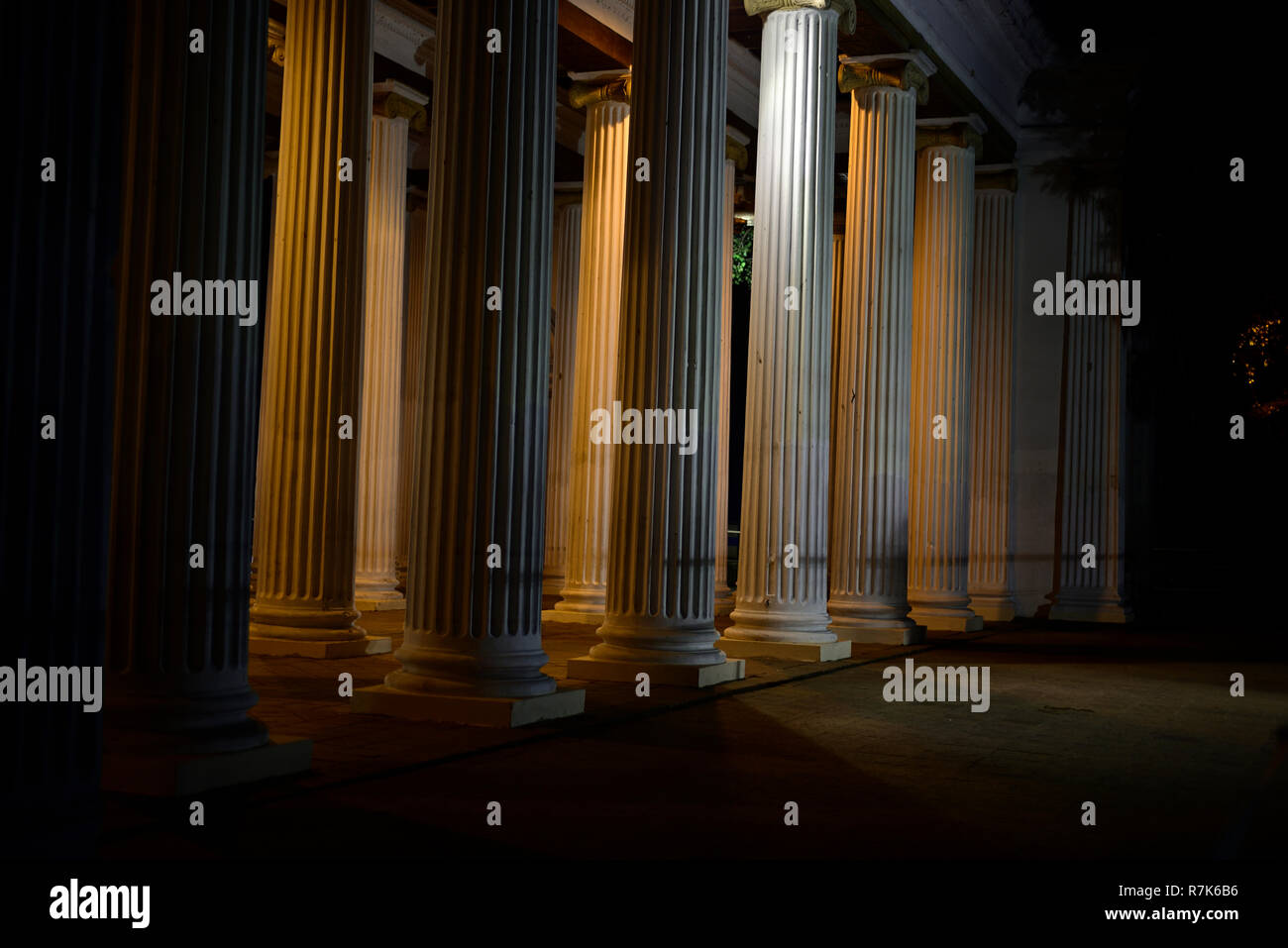 Column Colonnade Greece Roman Architecture at Kolkata Stock Photo - Alamy