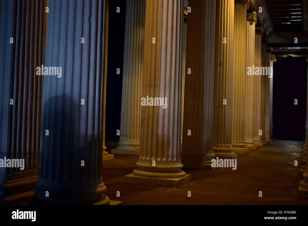 Column Colonnade Greece Roman Architecture at Kolkata Stock Photo - Alamy